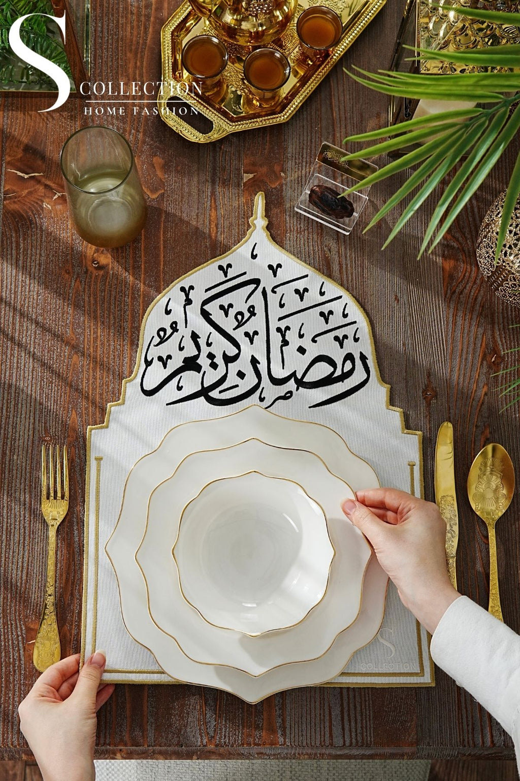 Ramadan Qubba Design Gold and Black Placemat - Waterproof Fabric - 12